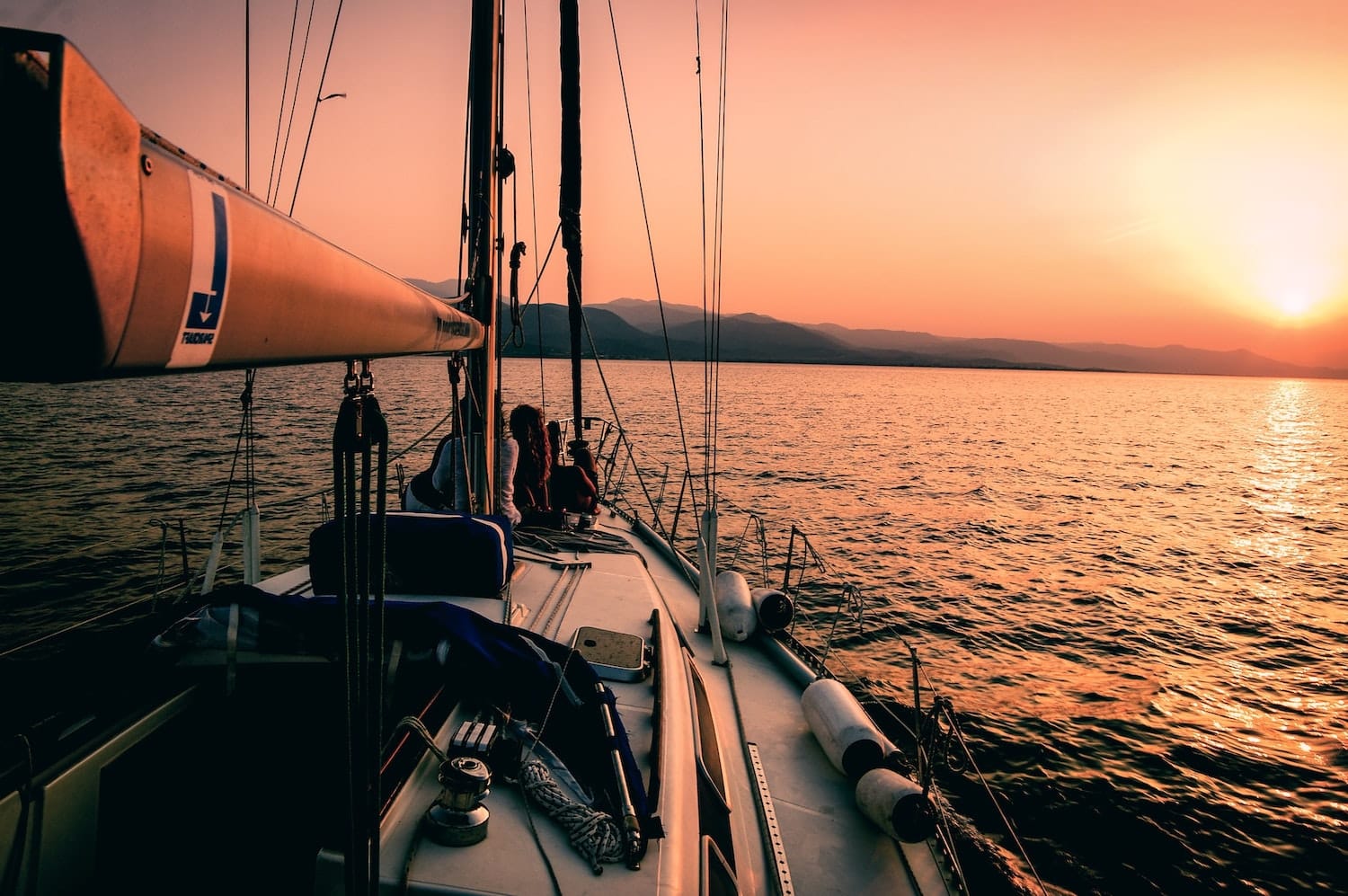 Location bateau avec skipper Alpes-Maritimes : combien ça coûte